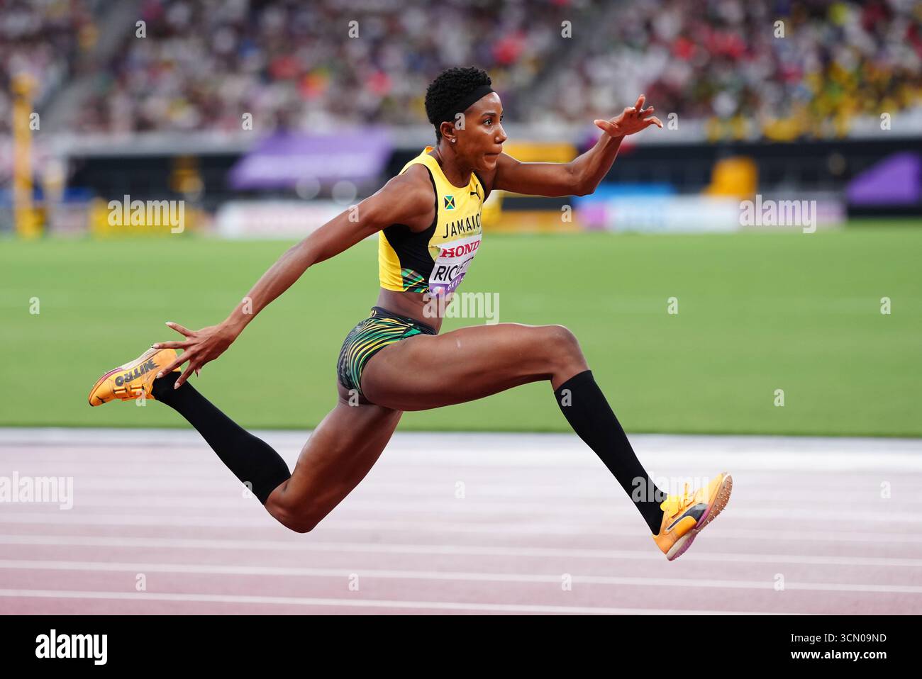(250918) -- TOKYO, Sept. 18, 2025 (Xinhua) -- Shanieka Ricketts of ...