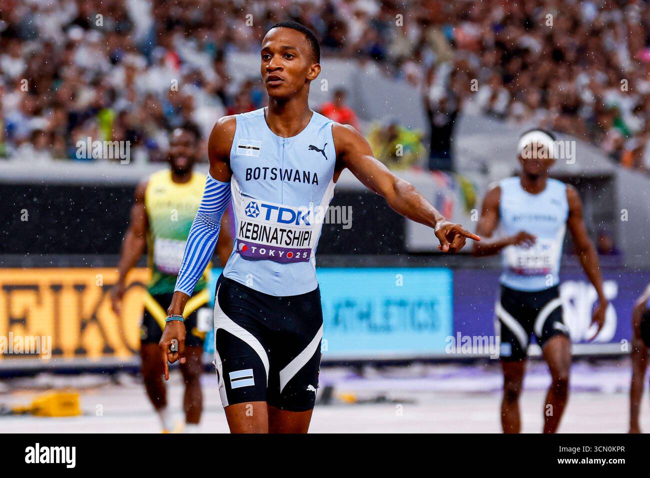 winner Busang Collen Kebinatshipi of Botswana celebrating after ...