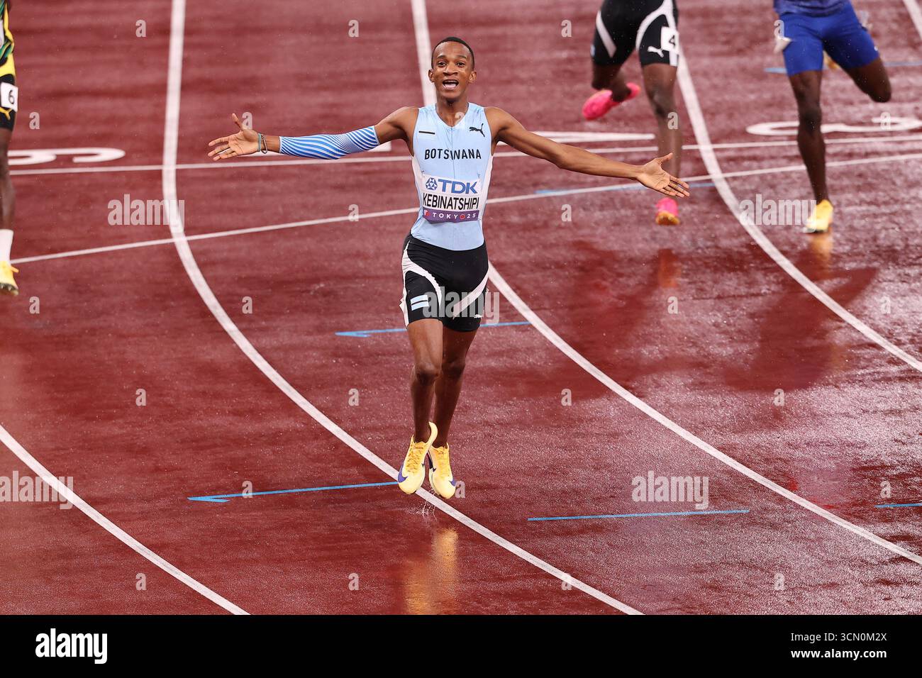 Busang Collen Kebinatshipi (BOT) wins his 400m final during the World ...