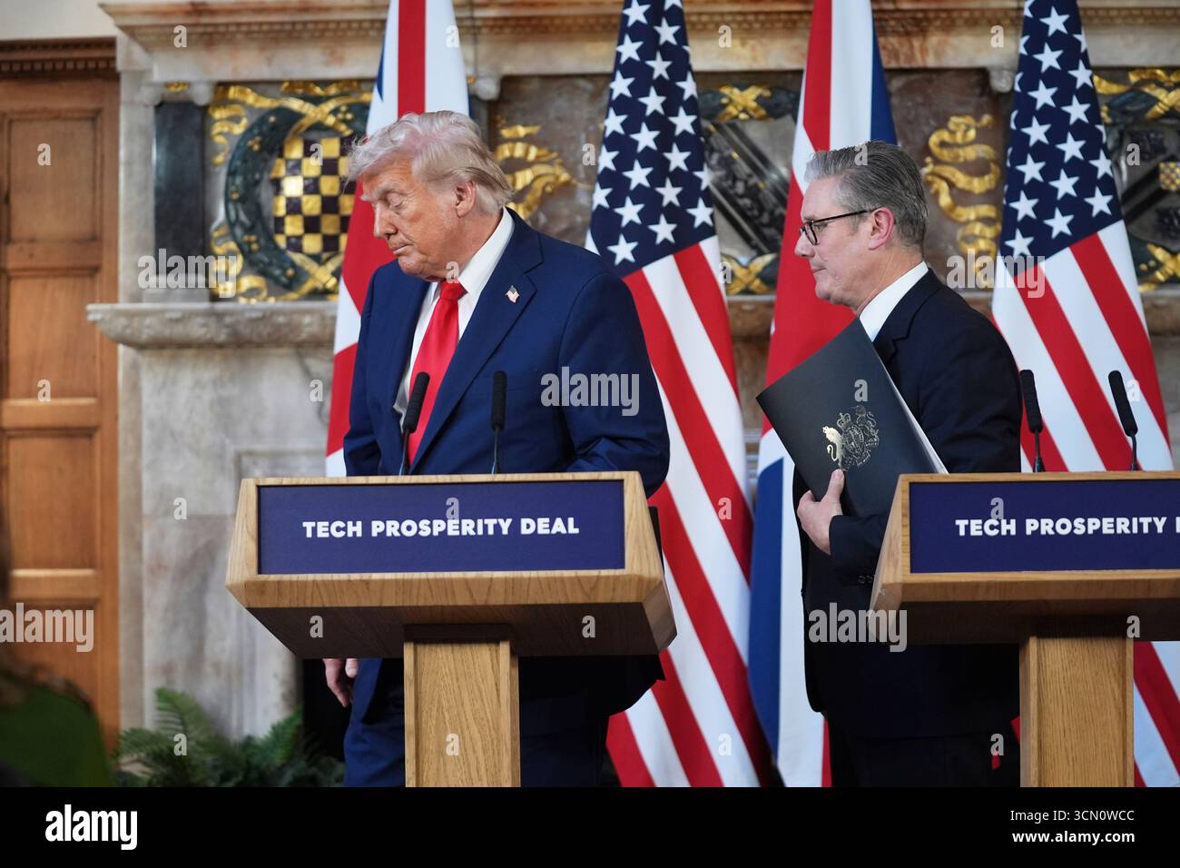 President Donald Trumpand Britain's Prime Minister Keir Starmer leave ...
