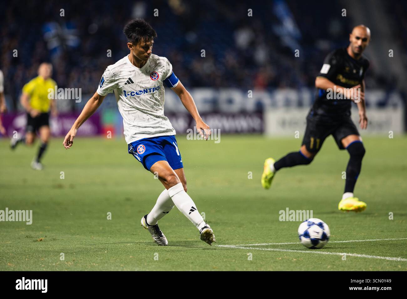 OSAKA, Japan - SEPTEMBER 17: during AFC Champions League 2 - Gamba ...
