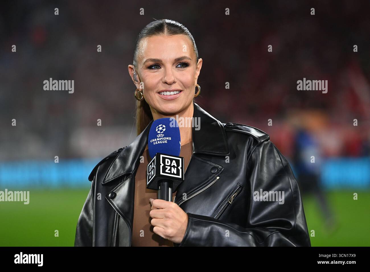 DAZN presenter Laura WONTORRA, single image, cropped single motif ...