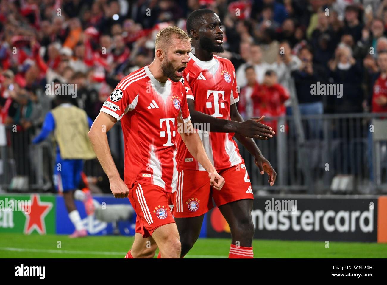 From left: Konrad LAIMER (FC Bayern Munich), Dayot UPAMECANO (FC Bayern ...