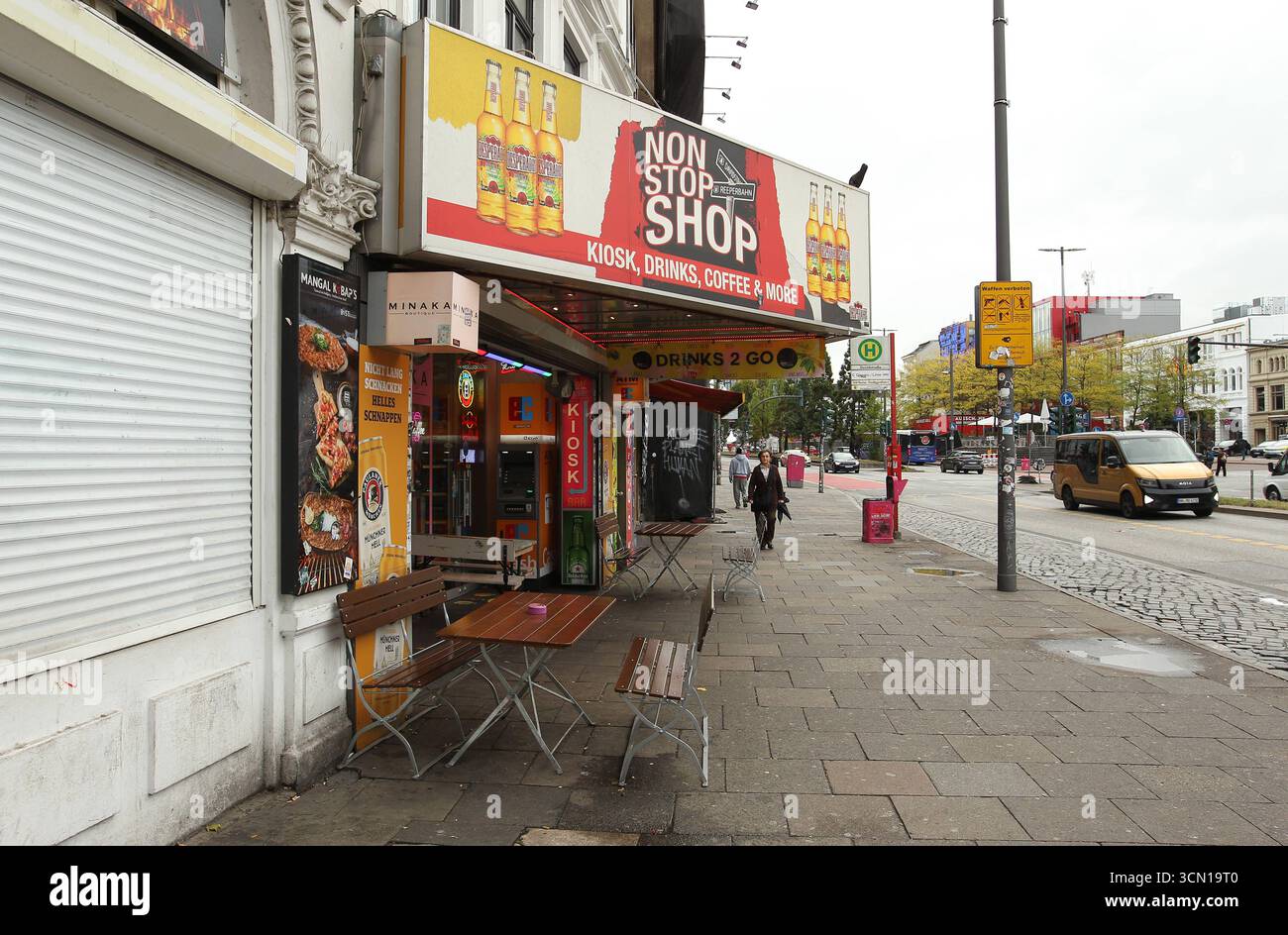 RECORD DATE NOT STATED Non Stop Shop Kiosk auf der Reeperbahn. St ...