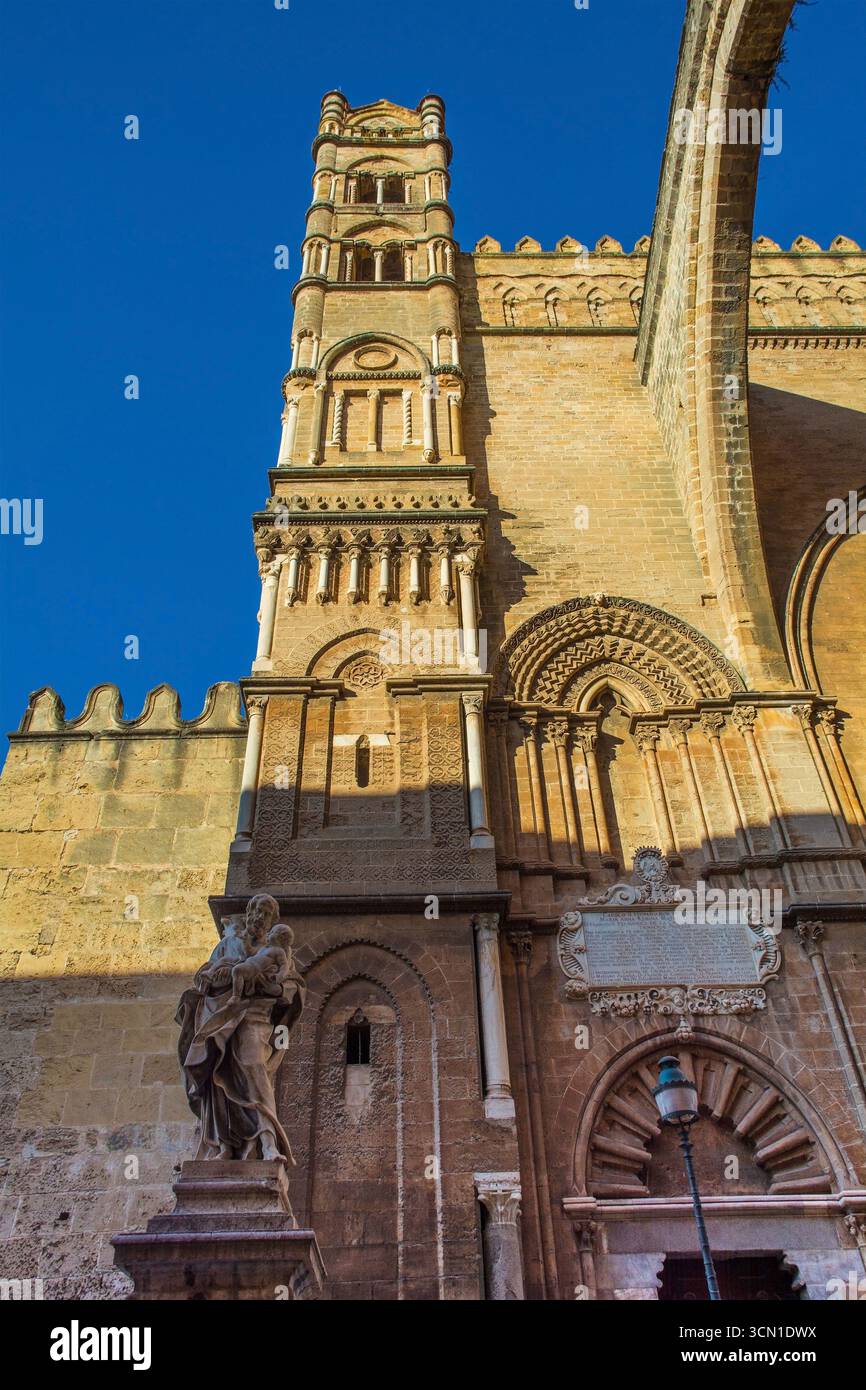 West facade of Palermo Cathedral in Sicily, Italy. Bottom, arch with ...