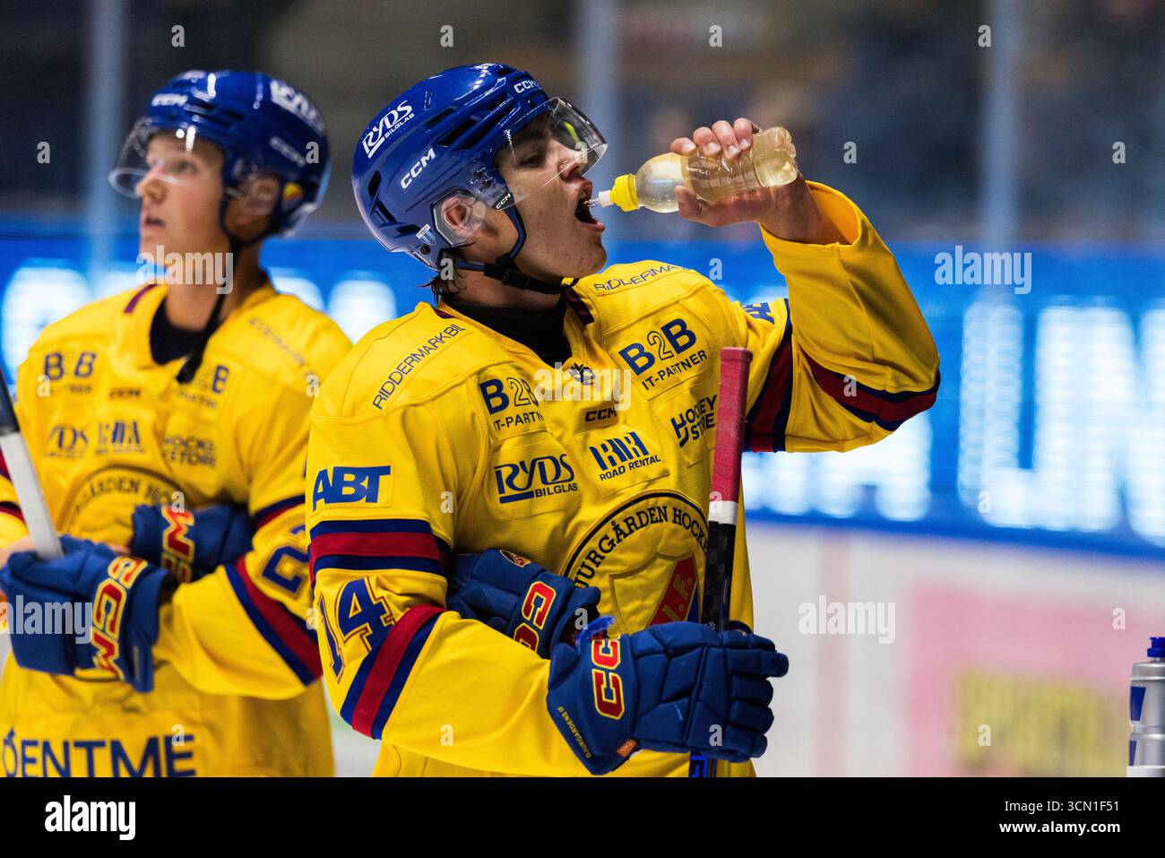 250918 Djurgårdens Anton Frondell inför ishockeymatchen i SHL mellan Linköping och Djurgården ...