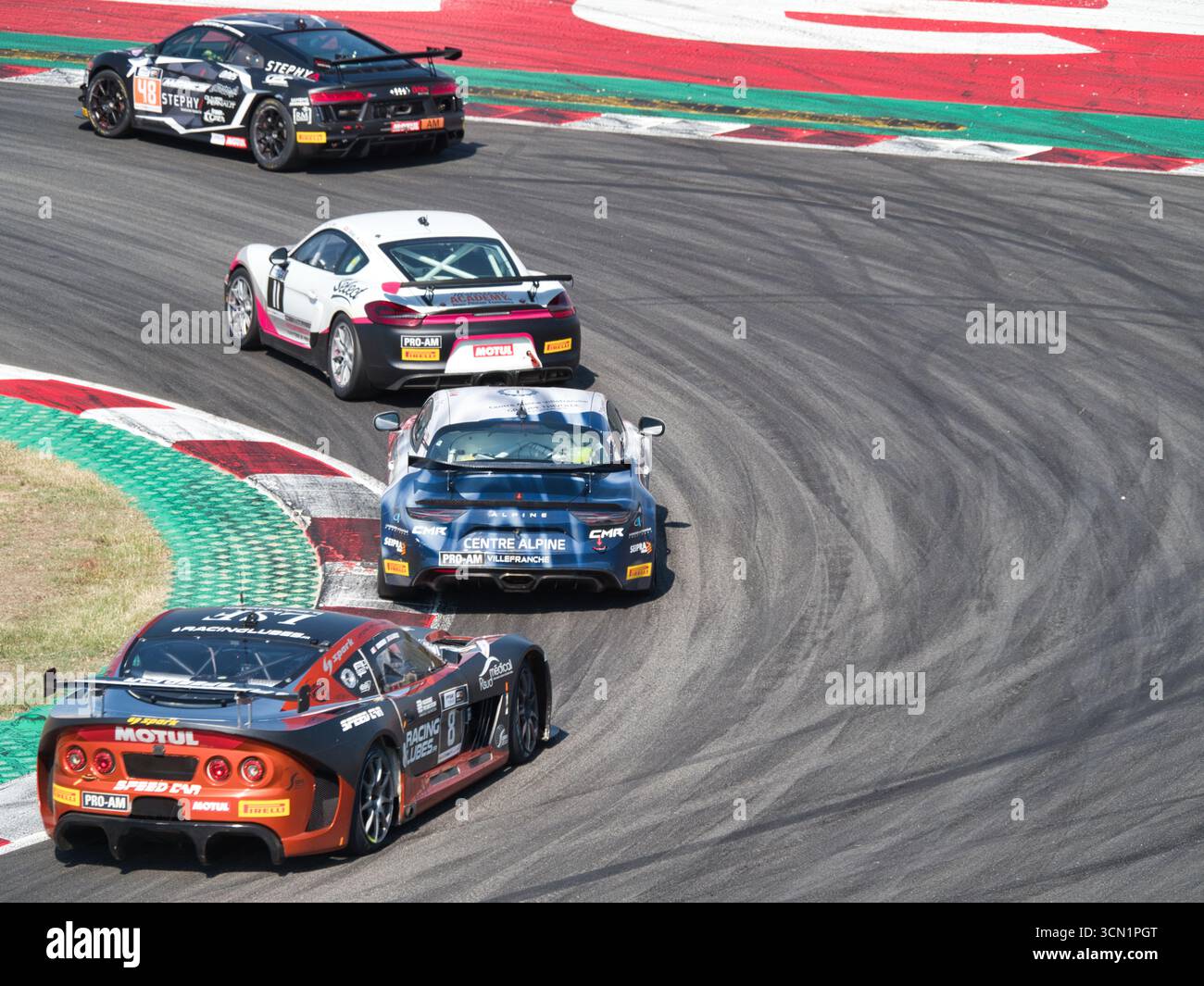 Aerial two sports cars racing hi-res stock photography and images - Alamy