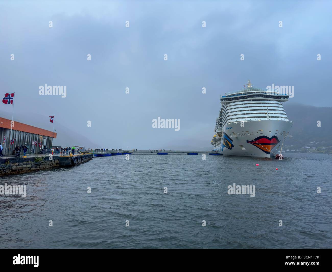Norwegen Fjord: AIDA Nova Kreuzfahrtschiff Stock Photo - Alamy