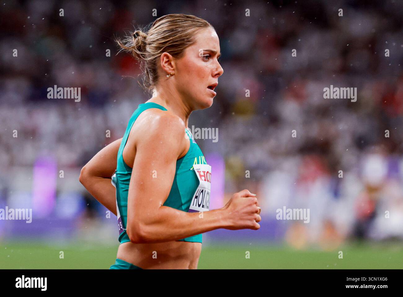 Claudia Hollingsworth of Australia competing in the Women's 800 Metres ...