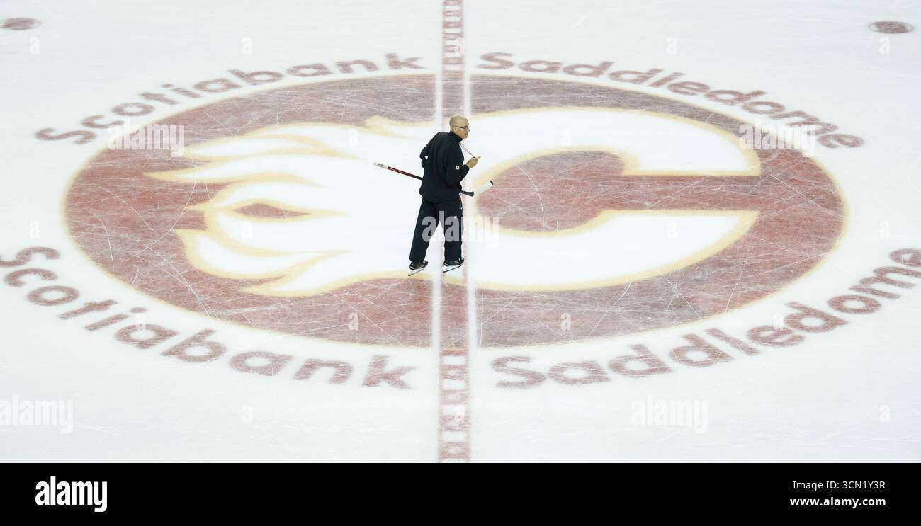 Calgary Flames' head caoch Ryan Huska watches the action during NHL ...