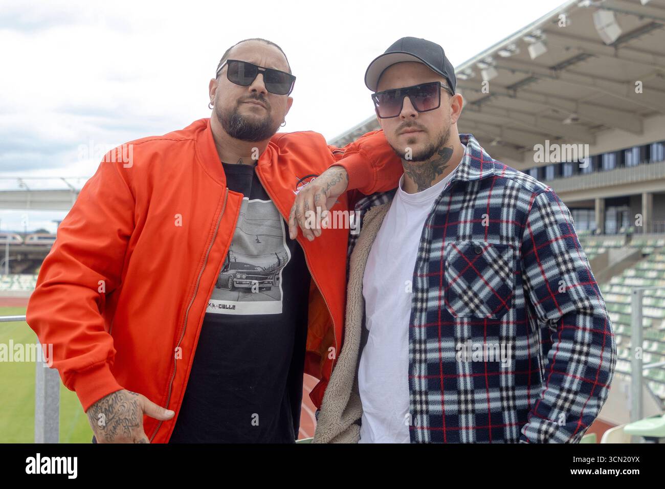 Die Berliner Rapper Die Bierbrudis Zain Stief und Robin Jurgaitis L-R ...