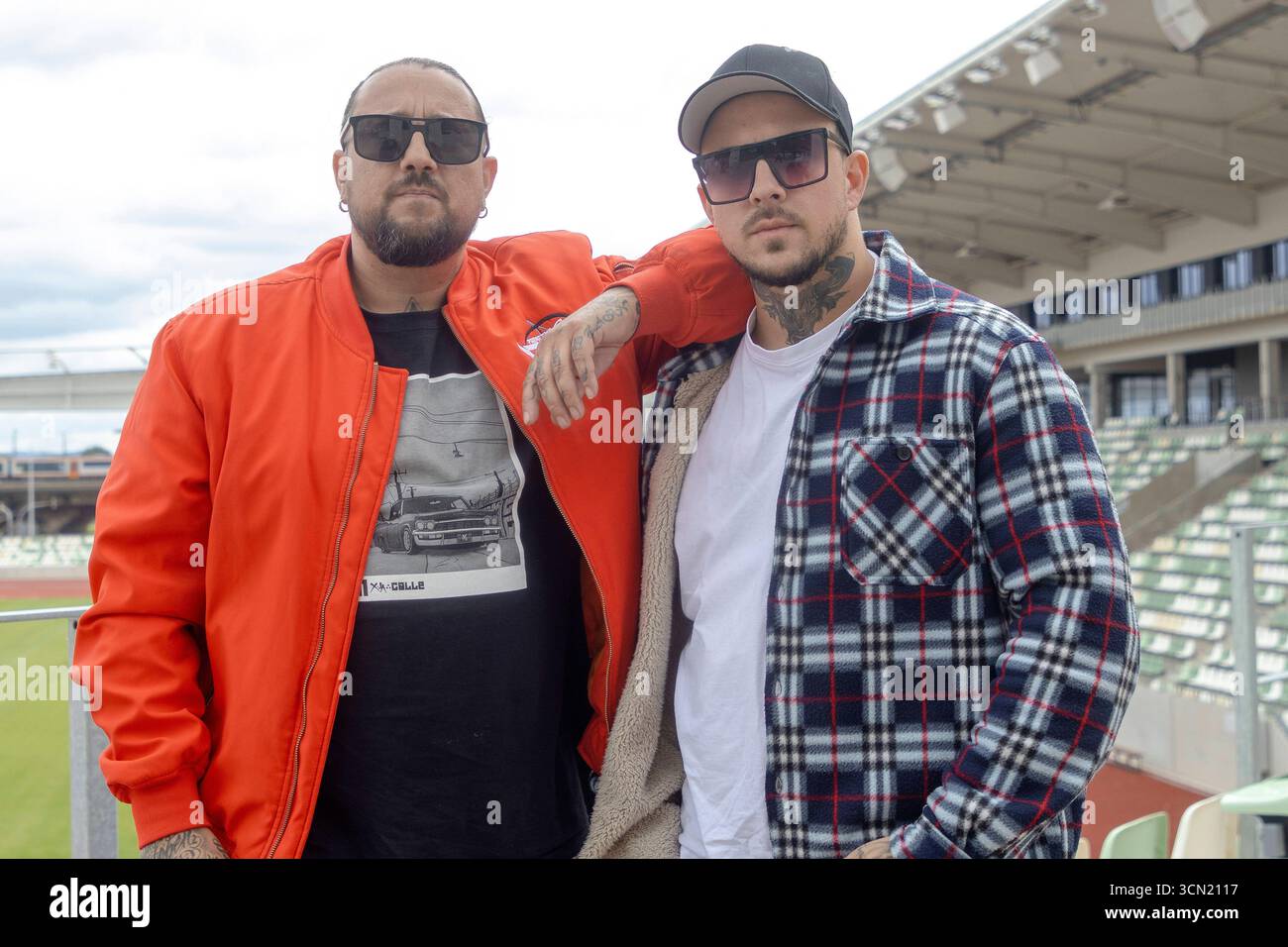 Die Berliner Rapper Die Bierbrudis Zain Stief und Robin Jurgaitis L-R ...