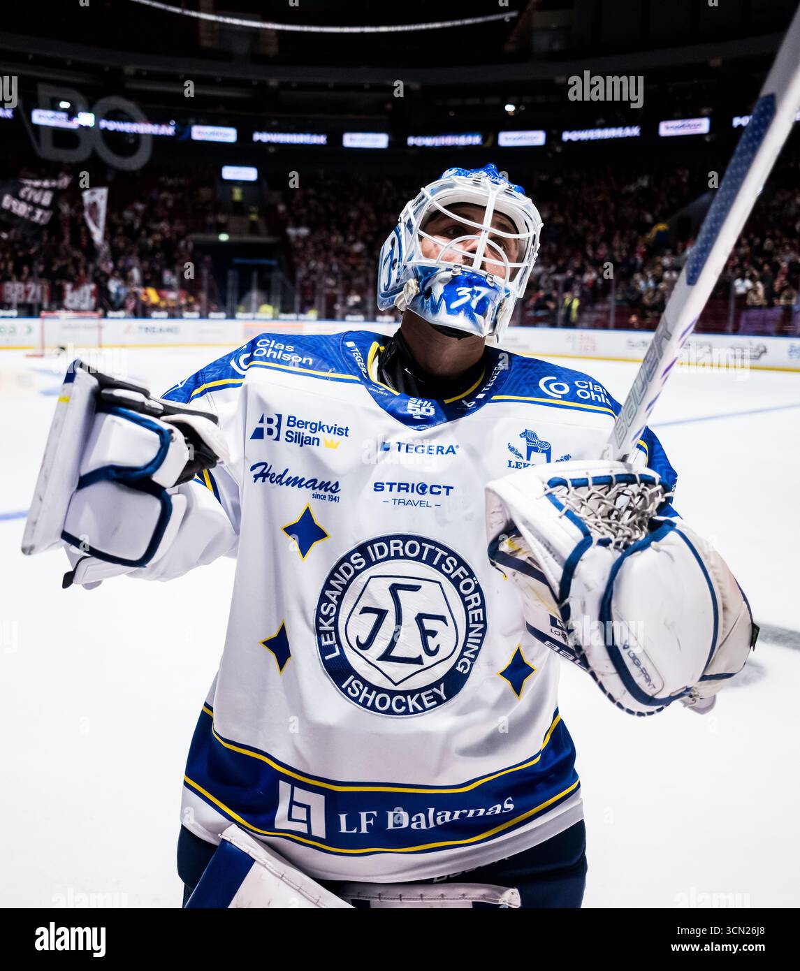 250918 Leksands målvakt Jakob Hellsten under ishockeymatchen i SHL ...