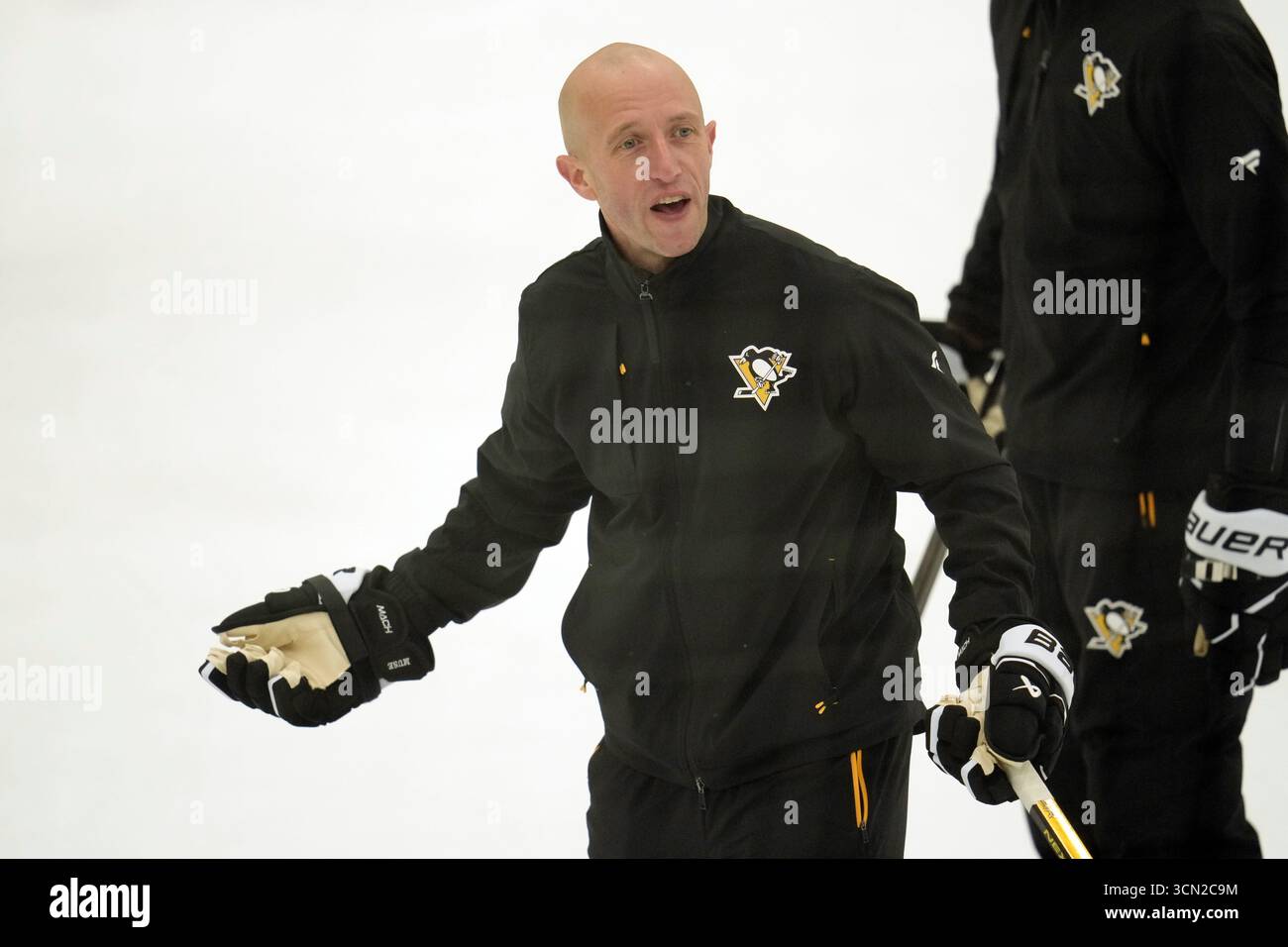 Pittsburgh Penguins head coach Dan Muse runs the NHL hockey team's ...