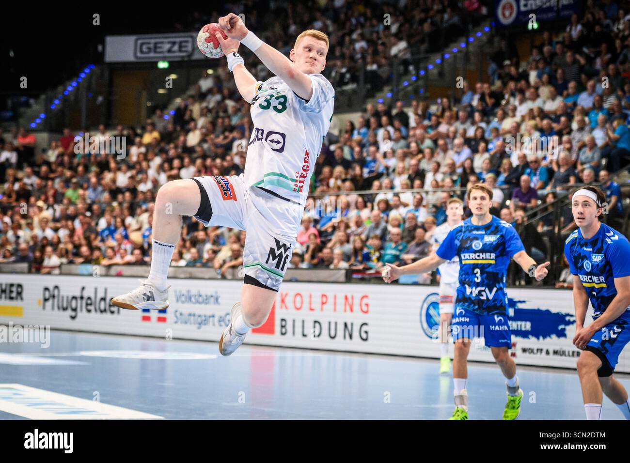 Stuttgart, Deutschland. 18th Sep, 2025. Ymir Oern Gislason (Frisch auf ...