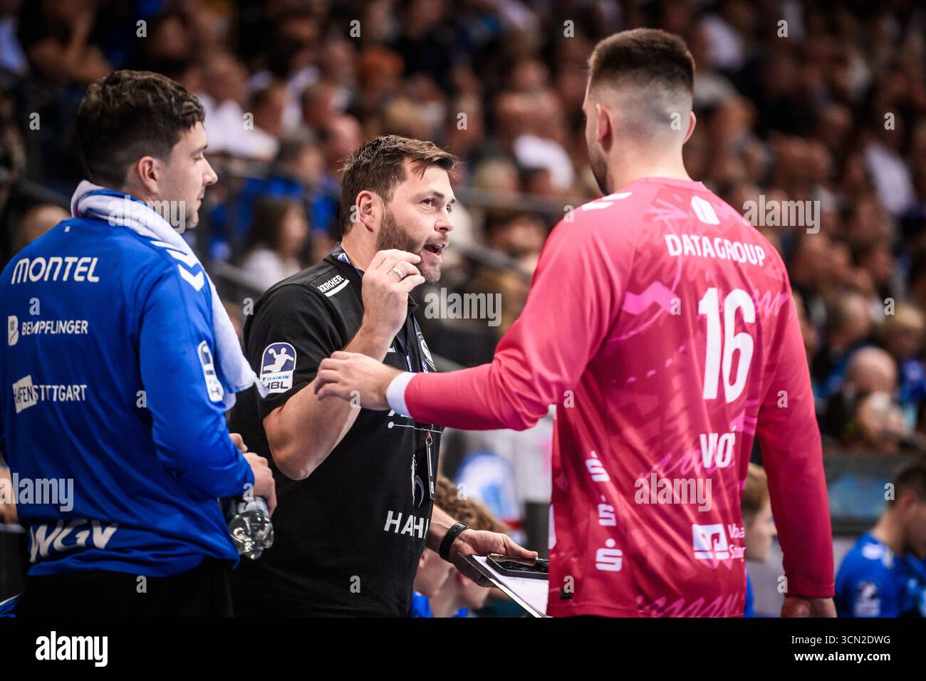 Stuttgart, Deutschland. 18th Sep, 2025. Daniel Sdunek (TVB Stuttgart ...