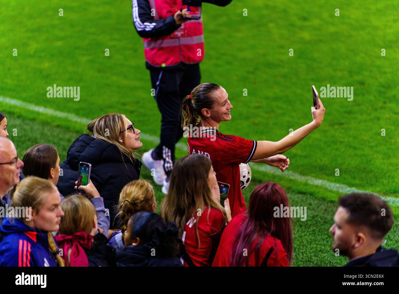 Elisabeth Terland celebrates after Manchester United Women qualify for ...