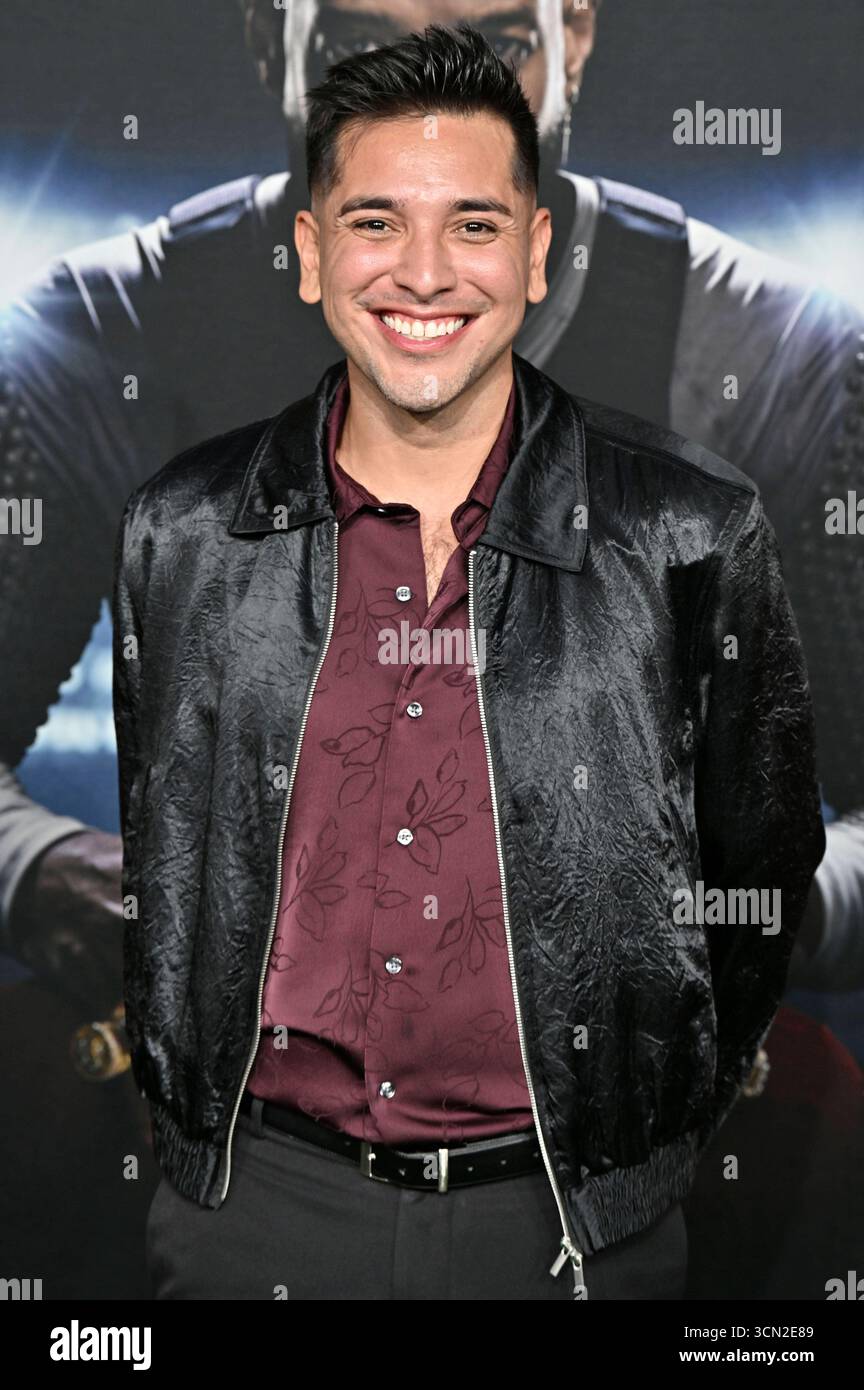 Derek Chavez bei der Premiere des Kinofilms Him - Der Größte aller ...