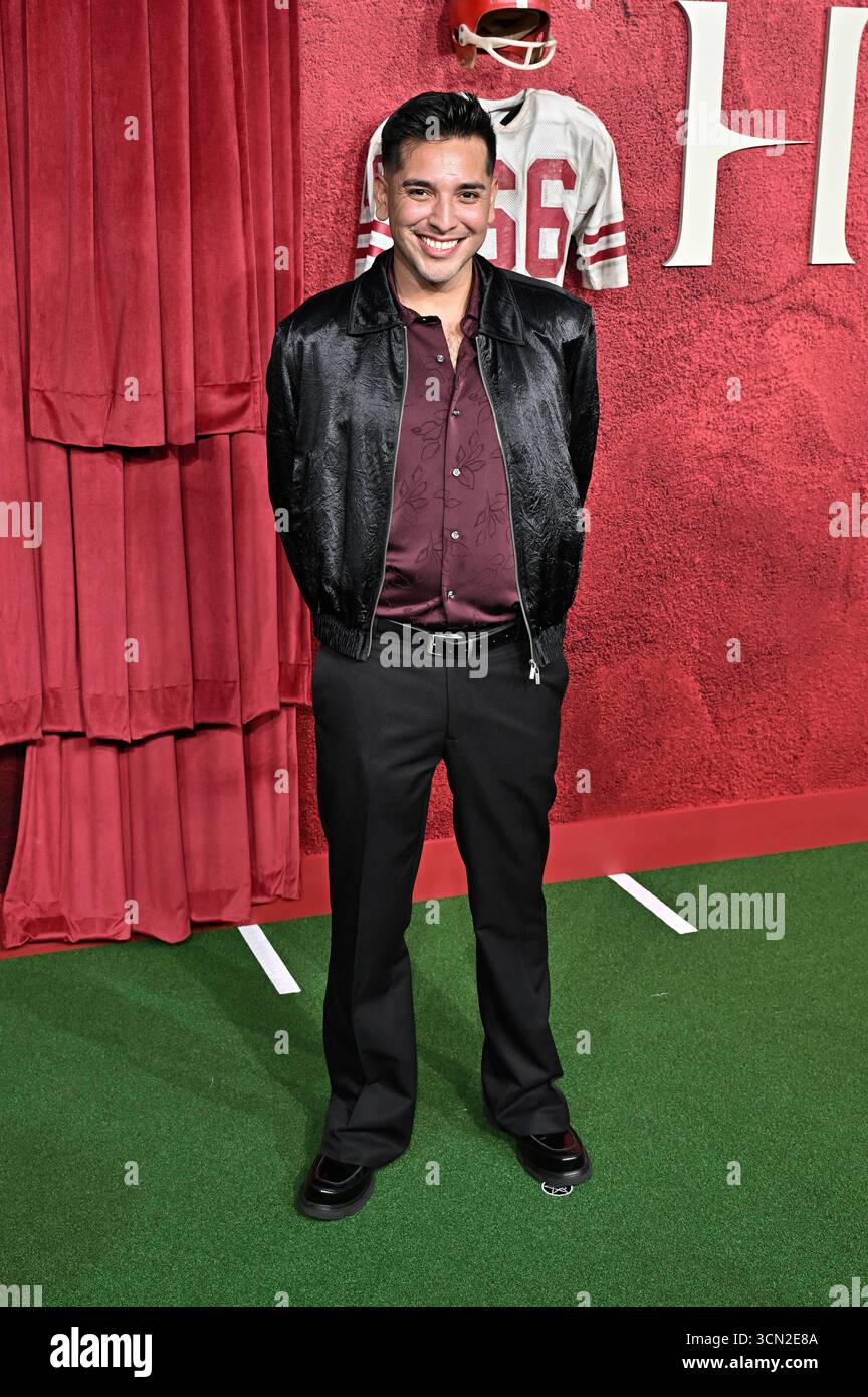 Derek Chavez bei der Premiere des Kinofilms Him - Der Größte aller ...