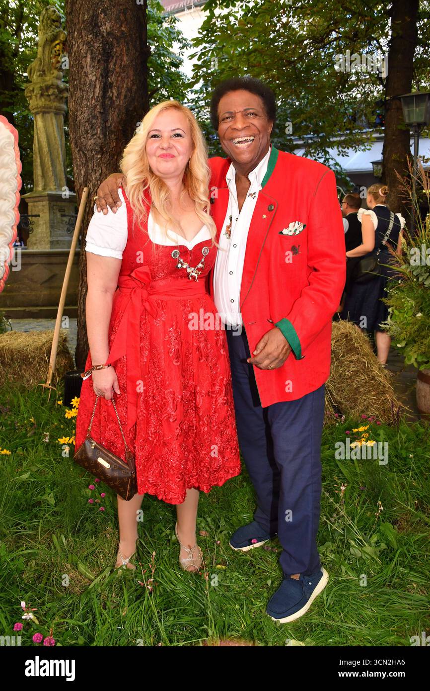 Roberto Blanco mit Ehefrau Luzandra Strassburg / HeidiFest by Heidi ...