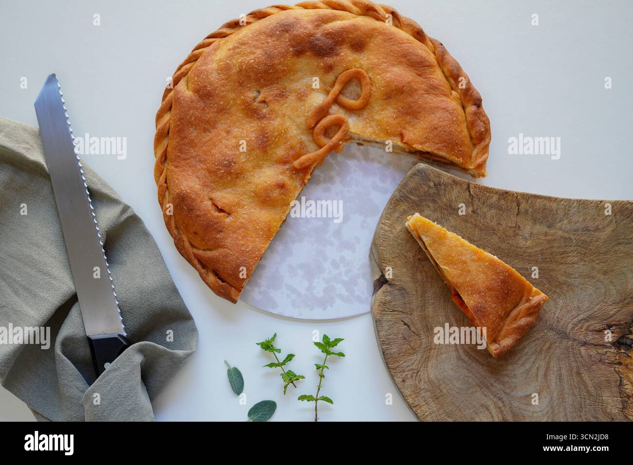 Empanada gallega, a delicious Spanish savory pie filled with tender ...