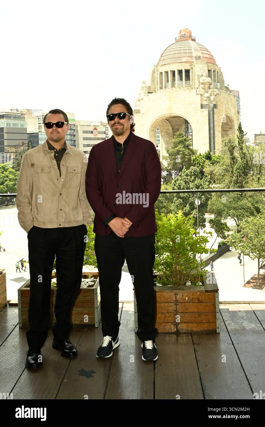 (L-R) Leonardo DiCaprio and Benicio del Toro attend the Photocall for ...