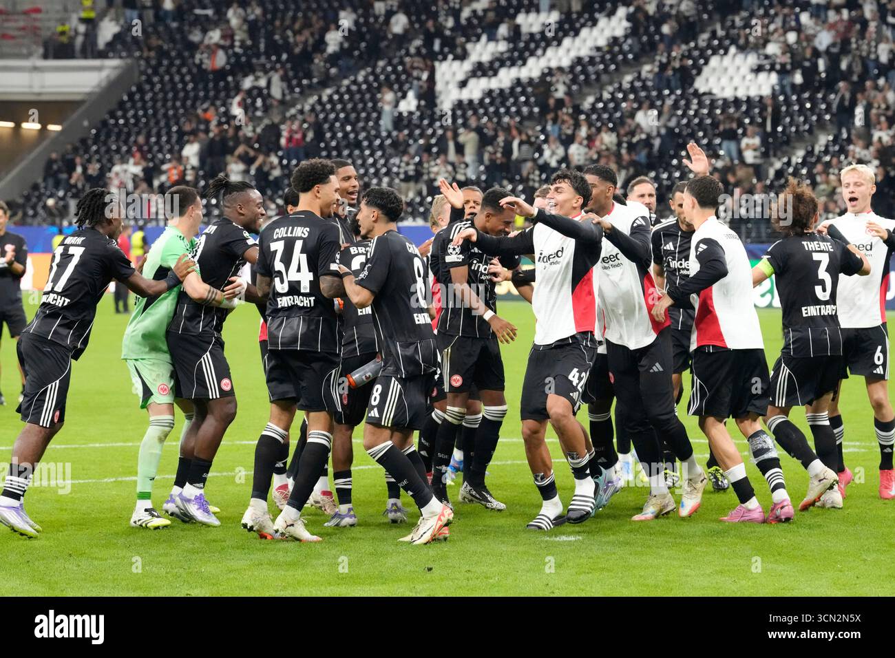 Frankfurt's players celebrate after winning the Champions League ...