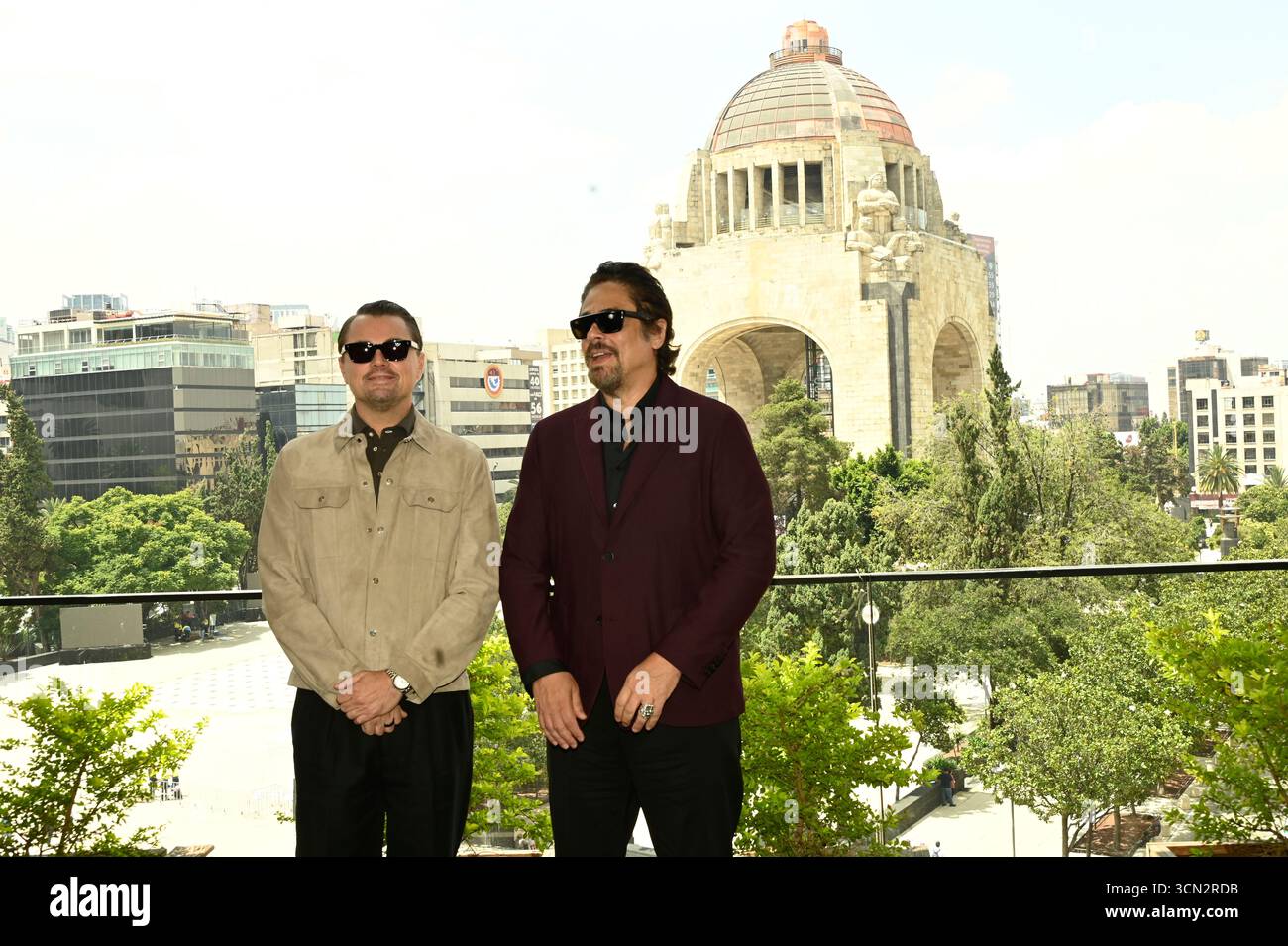 (L-R) Leonardo DiCaprio and Benicio del Toro attend the Photocall for ...