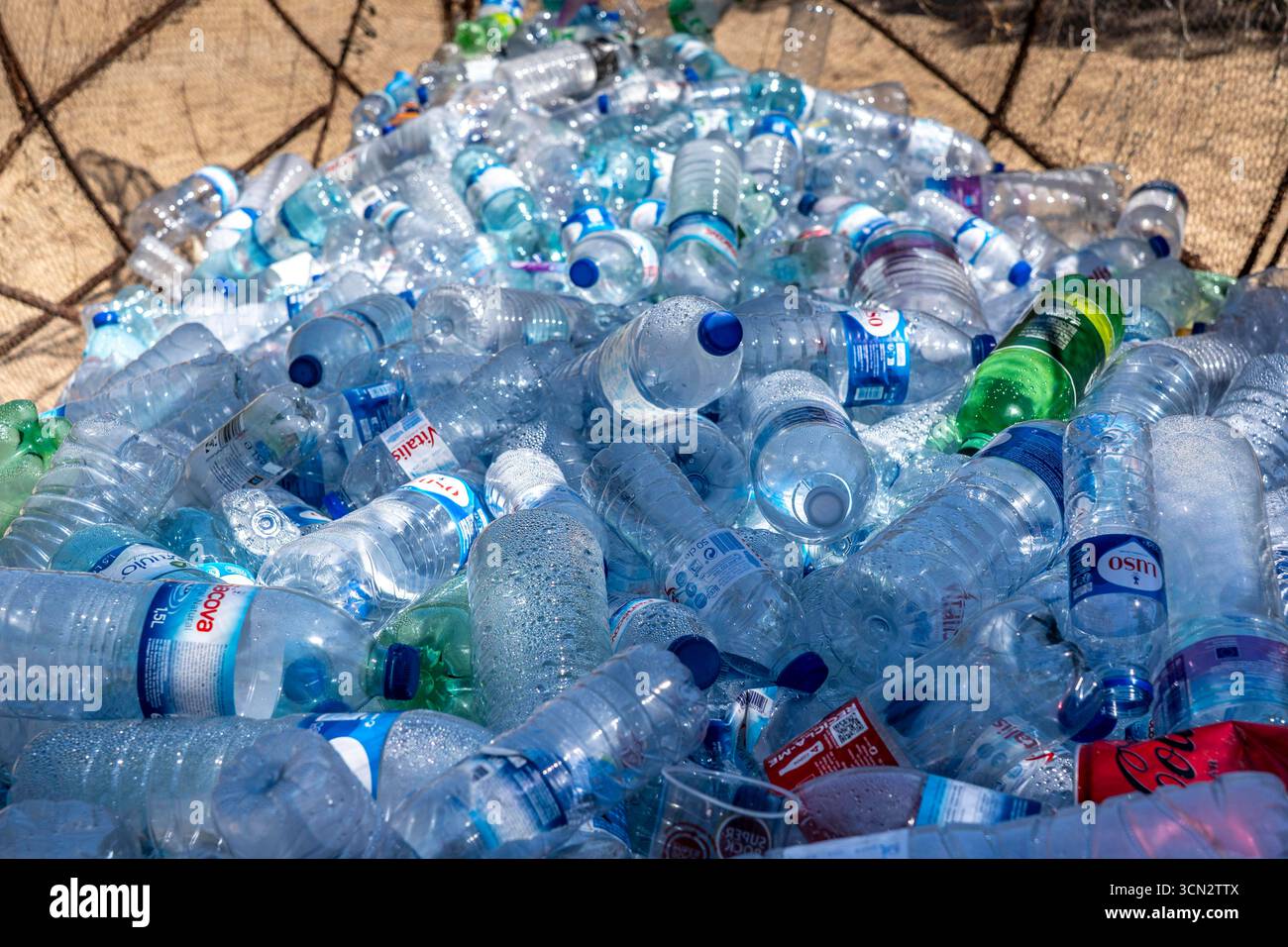 Sammelbehälter für PET Flaschen, Behälter, Palstikflaschen, Portugal ...