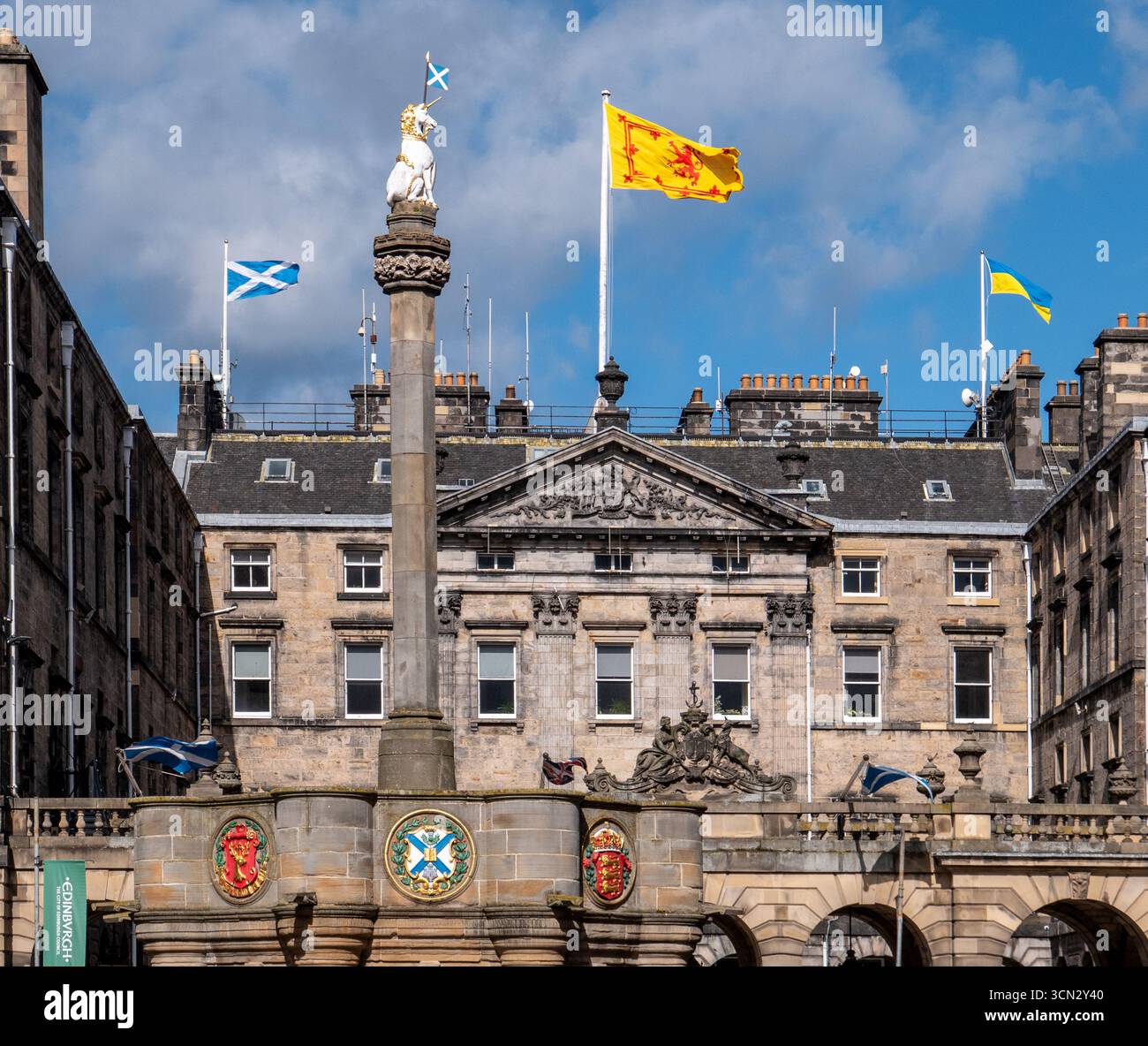 Edinburgh city chambers flags hi-res stock photography and images - Alamy