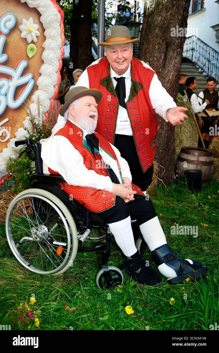 Die Wildecker Herzbuben bei der Ankunft zur ProSieben TV Show ...