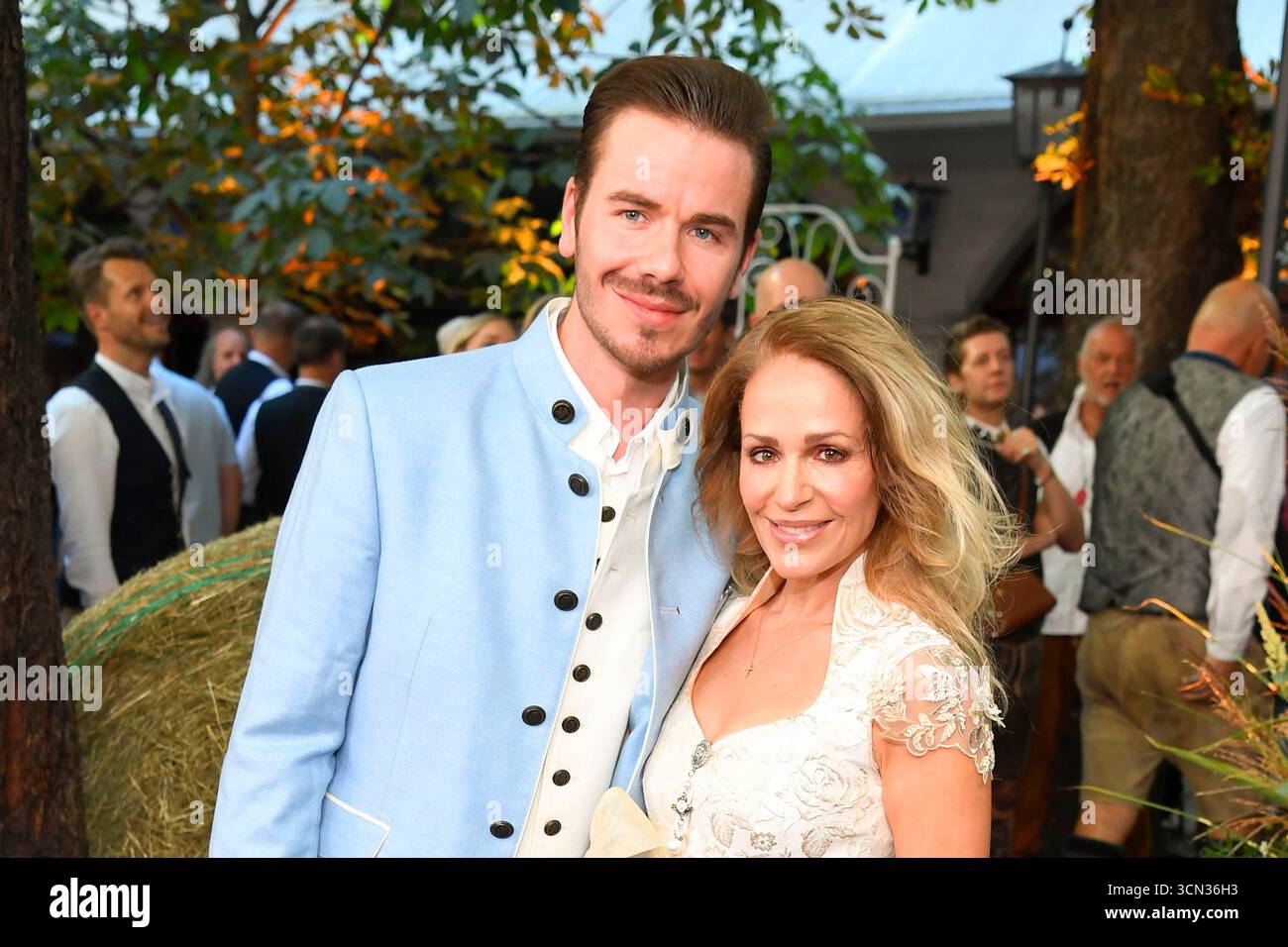Eric Philippi and Michelle attend the red carpet for "Heidifest By ...