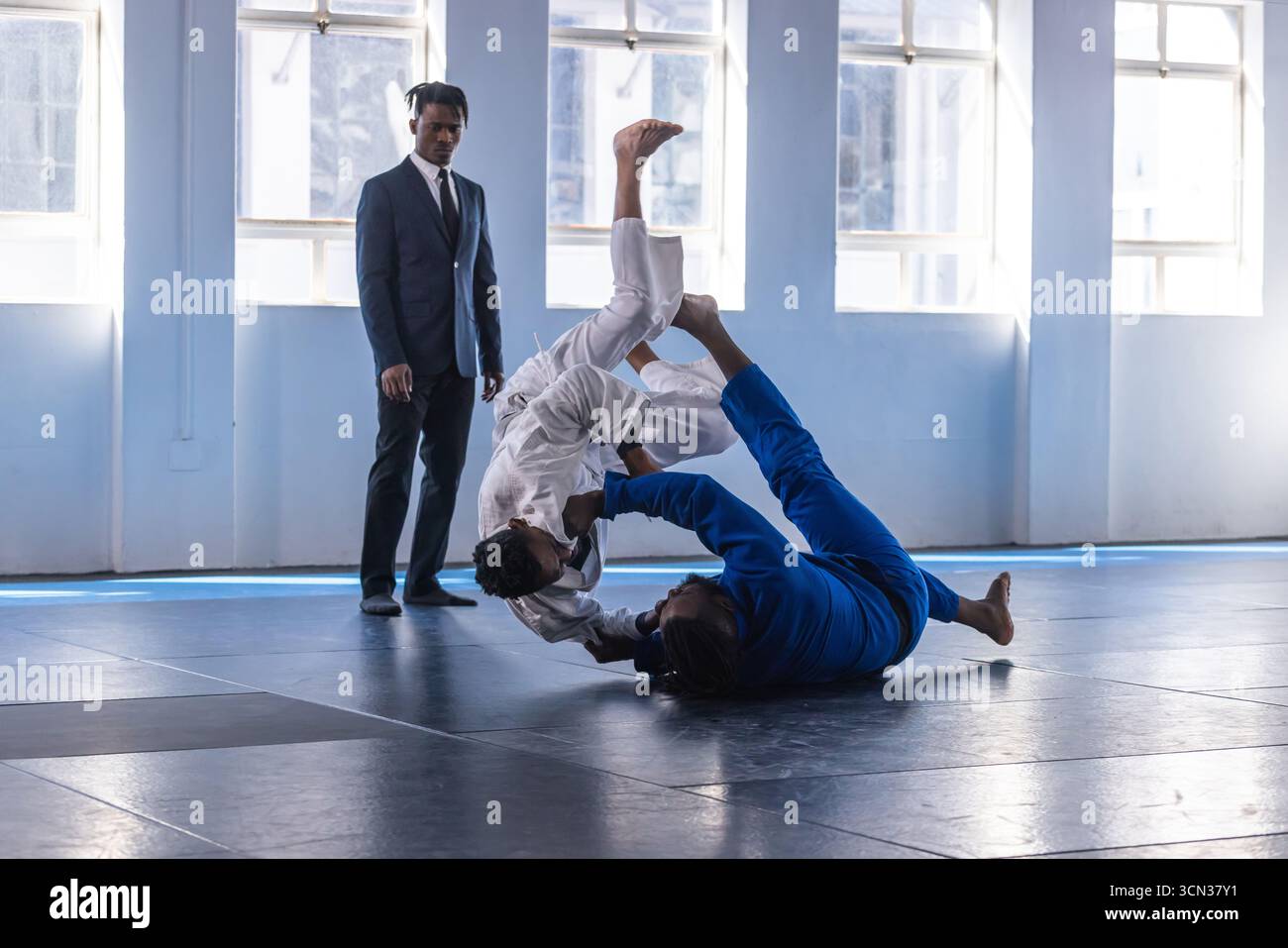 Dynamic grappling move hi-res stock photography and images - Alamy