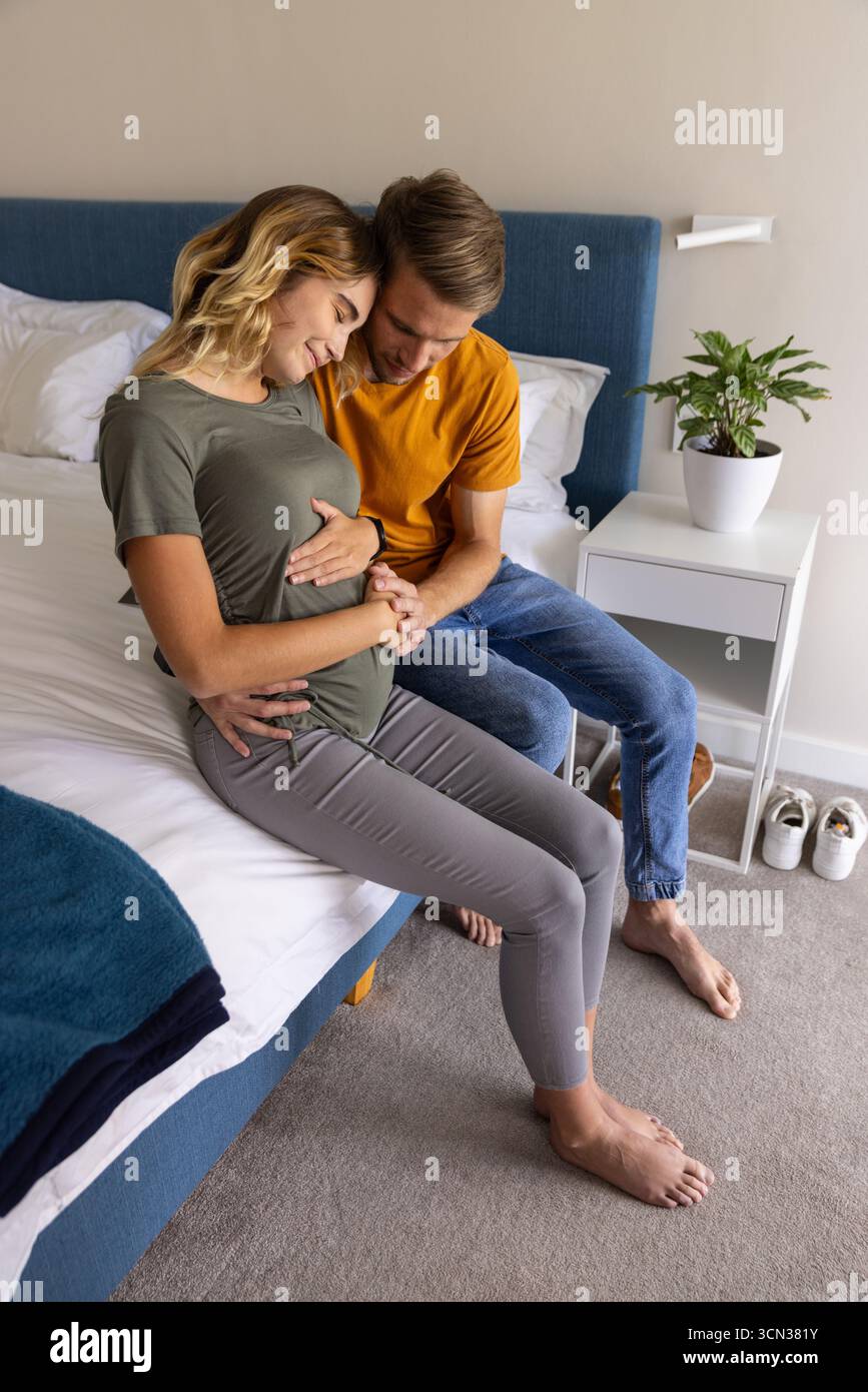 Sitting couple wrapping blanket hi-res stock photography and images - Alamy