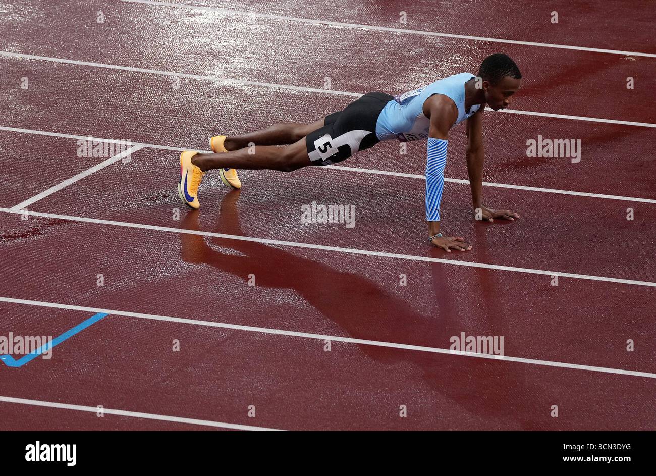 (250919) -- TOKYO, Sept. 19, 2025 (Xinhua) -- Gold medalist Busang ...