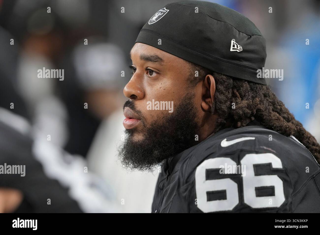 Las Vegas Raiders guard Dylan Parham (66) against the Los Angeles ...