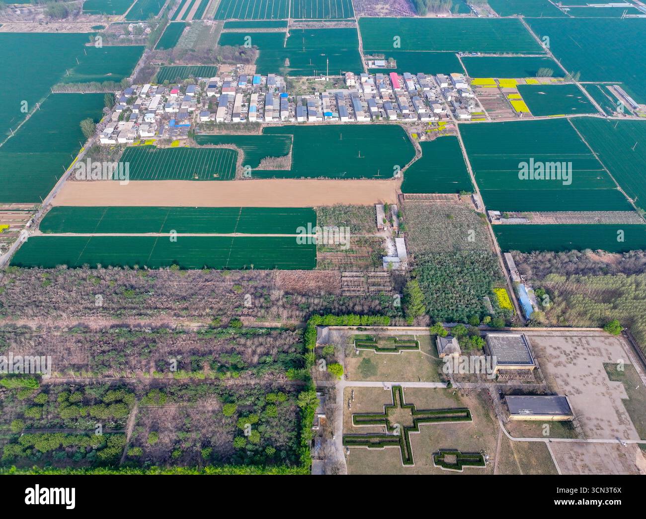Yin ruins royal tombs site hi-res stock photography and images - Alamy
