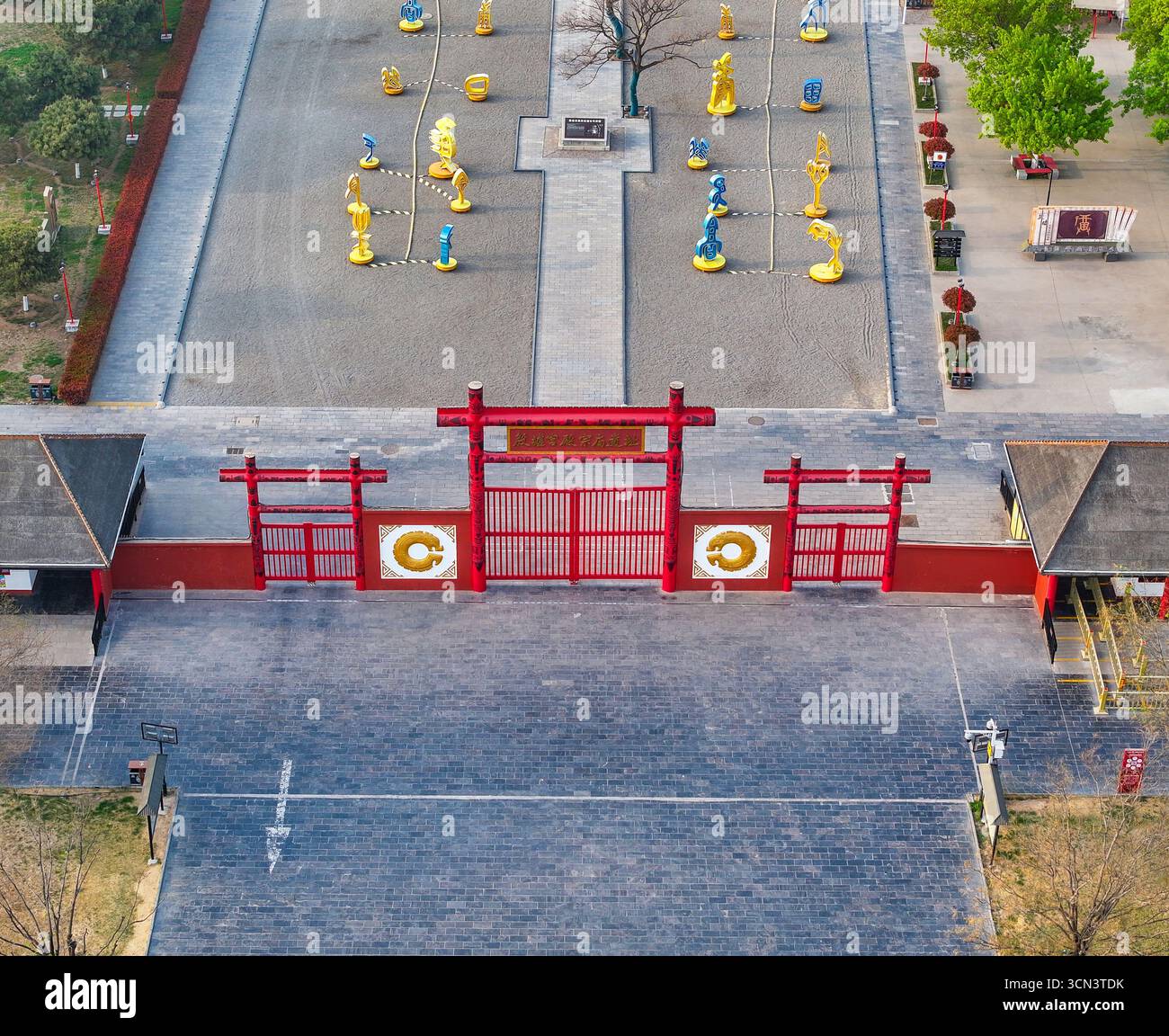 Yin ruins mausoleum hi-res stock photography and images - Alamy