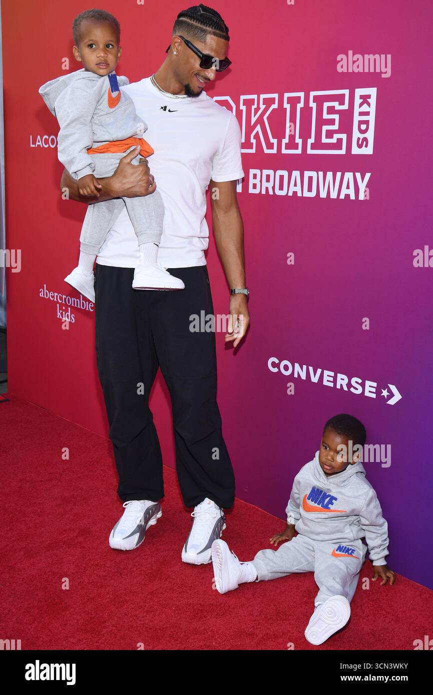 (L-R) Haze Hart, Josh Hart and Hendrix Hart 'Macy's and Rookie In The ...