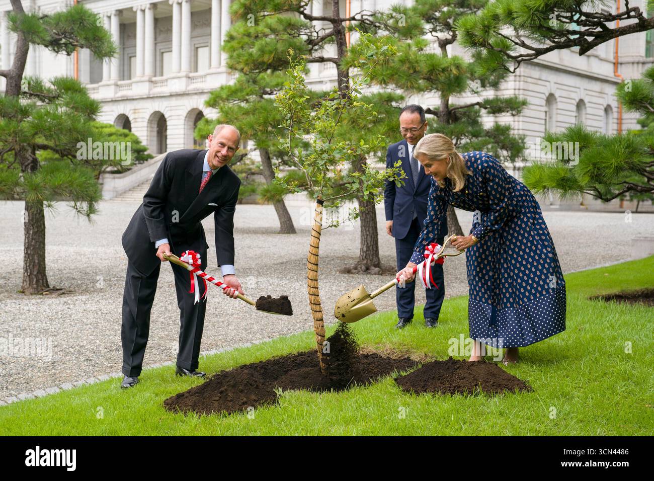 The Duke and Duchess of Edinburgh plant an oak sapling taken from the ...