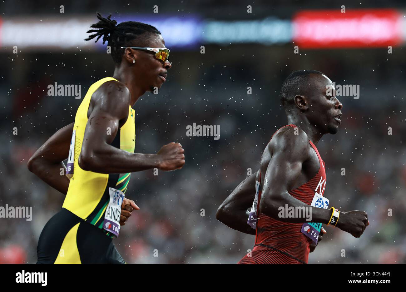 Tokyo, Japan. 18th Sep, 2025. Navasky Anderson (L) of Jamaica and ...