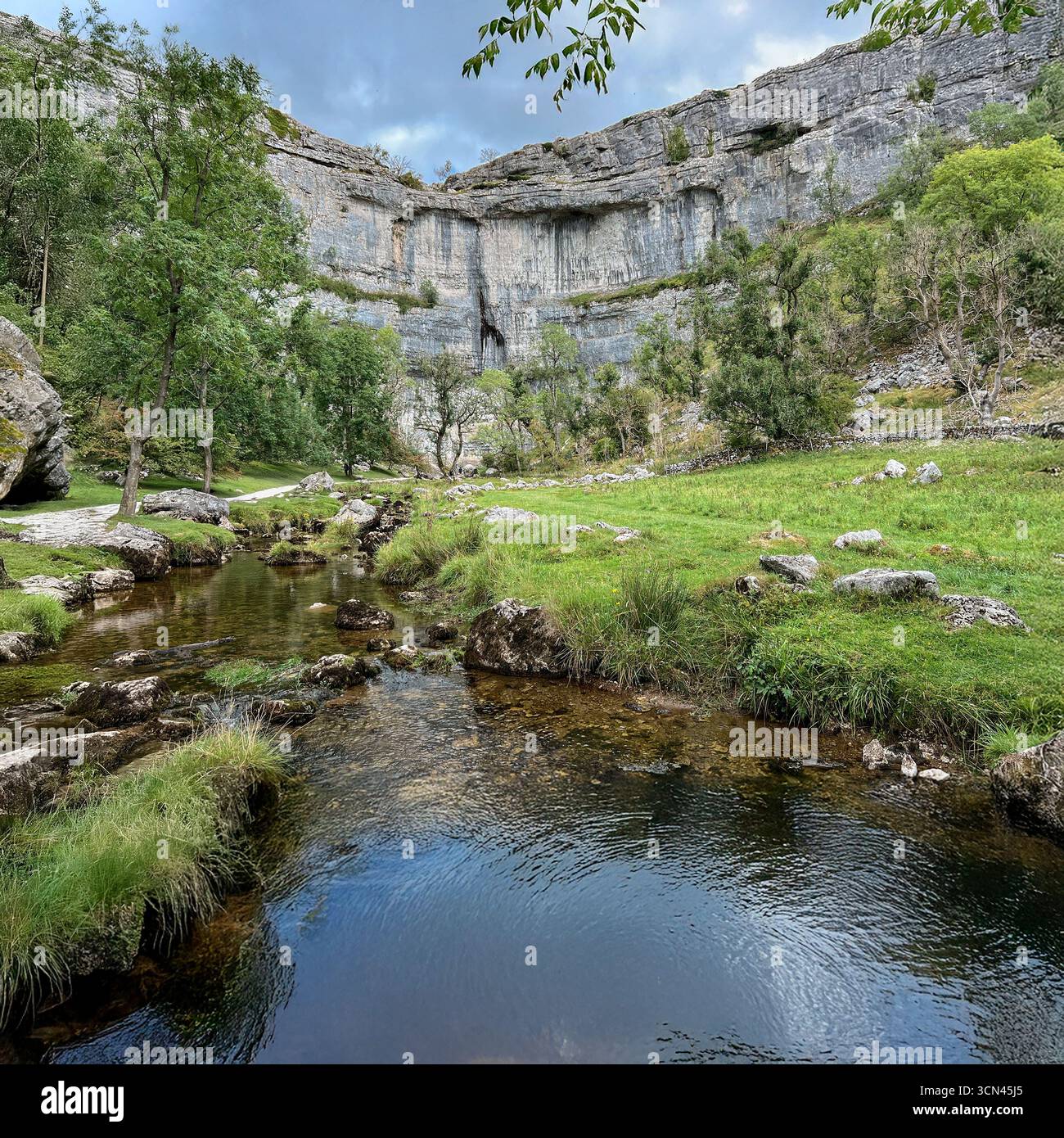 Curved limestone formation hi-res stock photography and images - Alamy