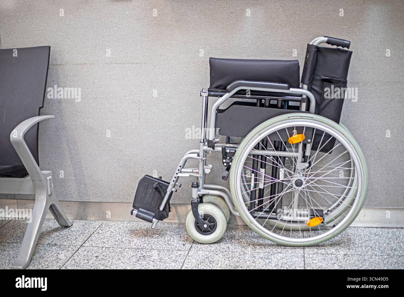 Wheelchair transport airport hi-res stock photography and images - Alamy