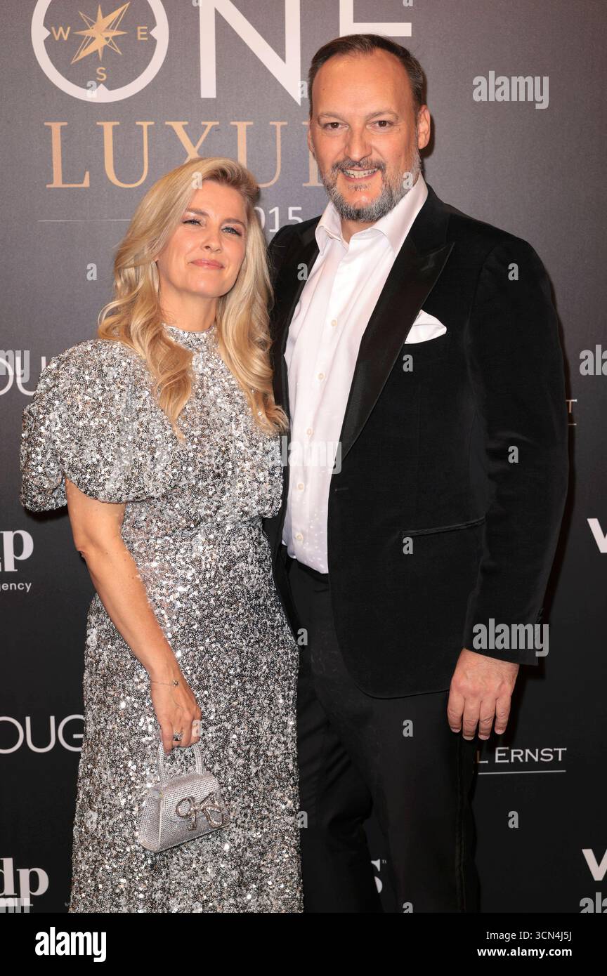 Jennifer Knäble mit Ehemann Felix Moese beim exklusiven Jubiläumsdinner ...