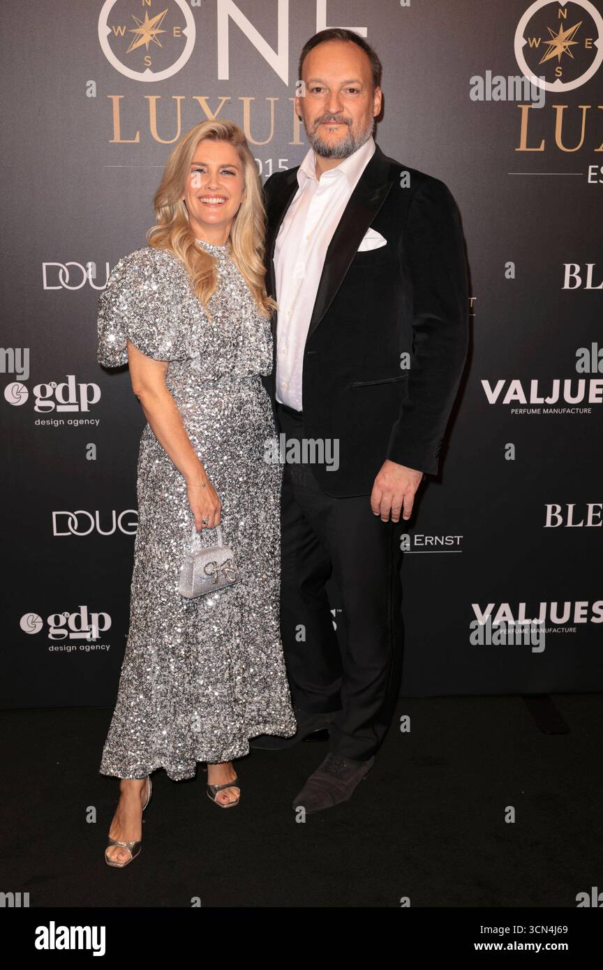 Jennifer Knäble mit Ehemann Felix Moese beim exklusiven Jubiläumsdinner ...
