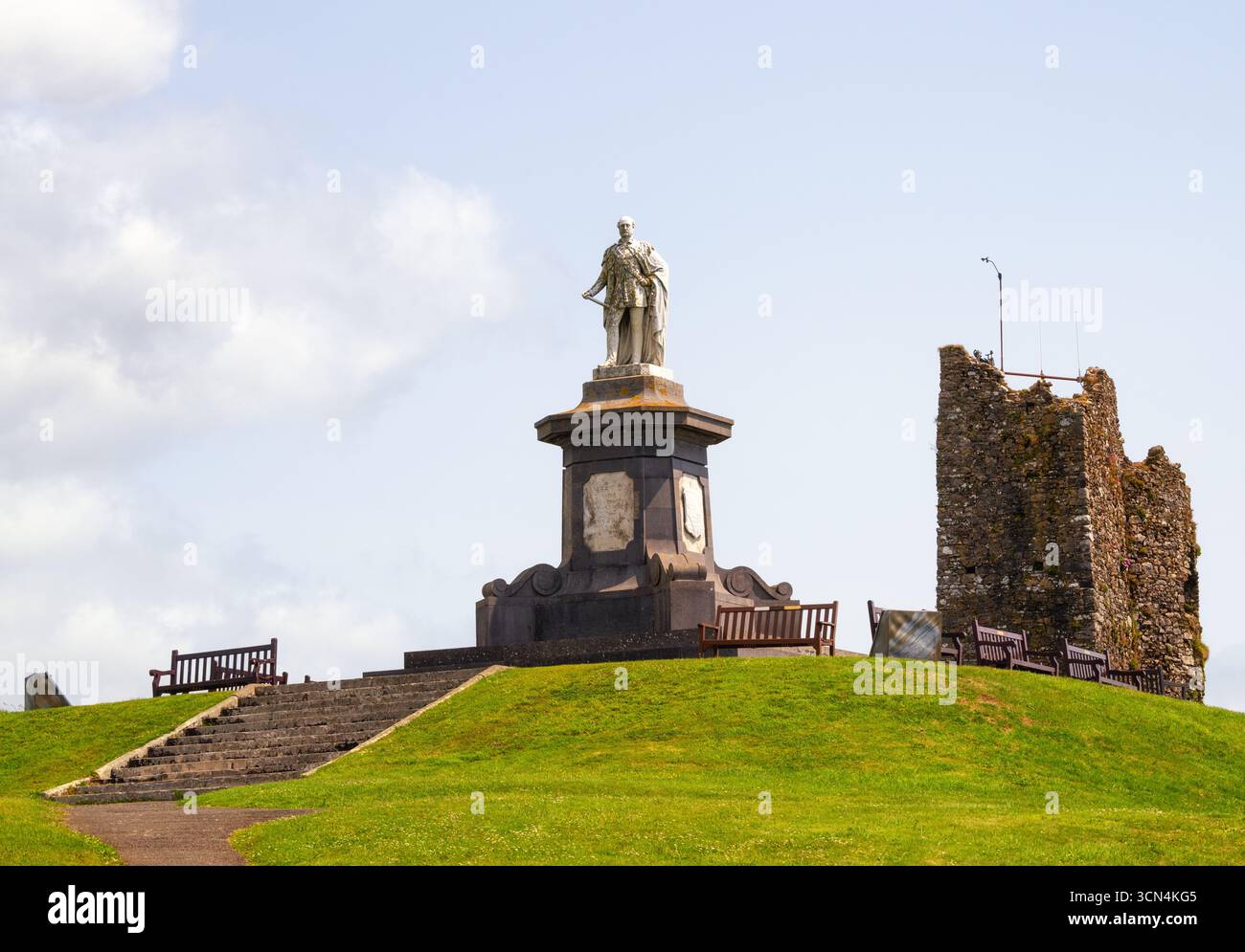 The statue of Prince Albert and the ruins of Tenby Castle (Castell ...