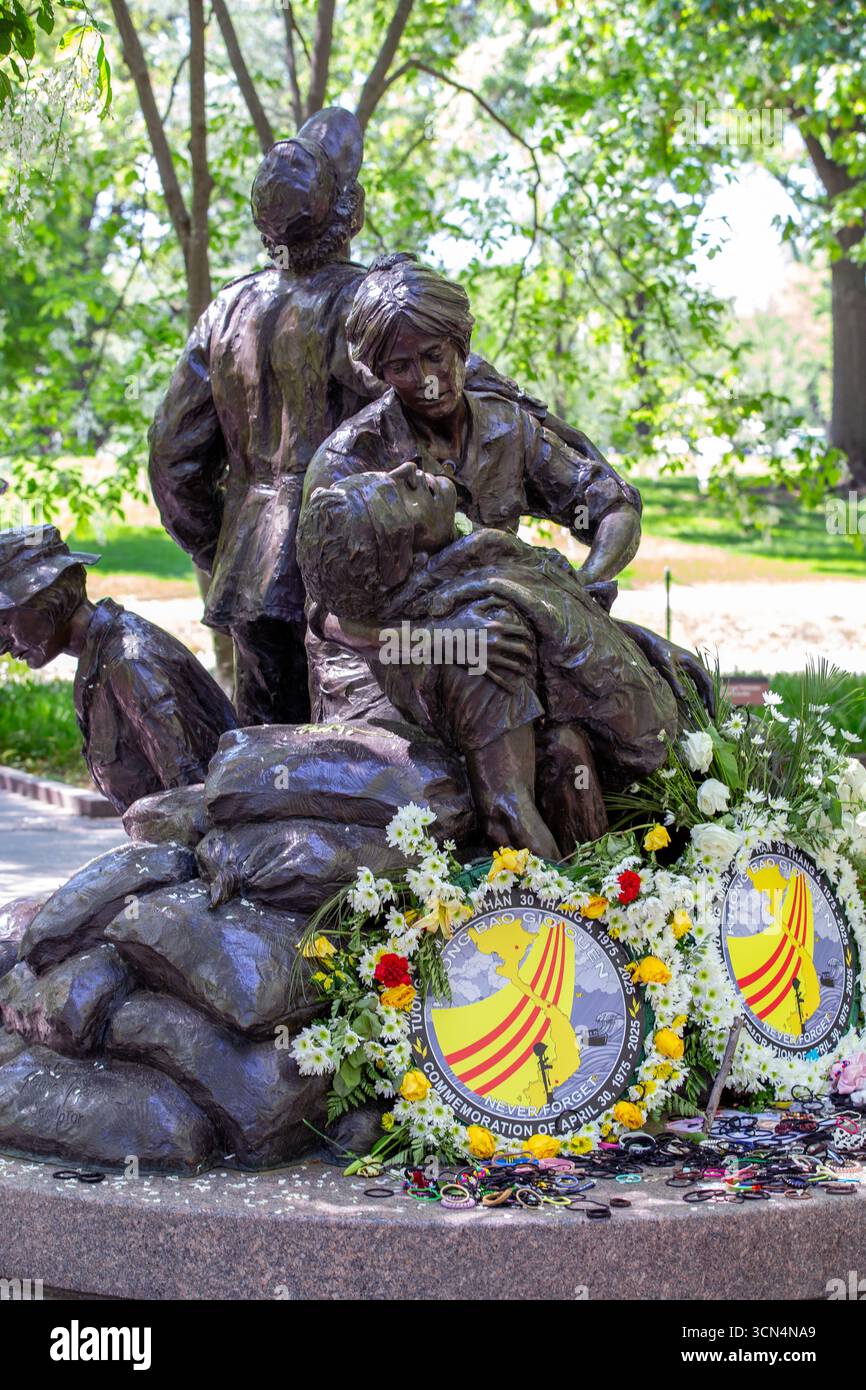 The Vietnam Women's Memorial in Washington, DC Stock Photo - Alamy
