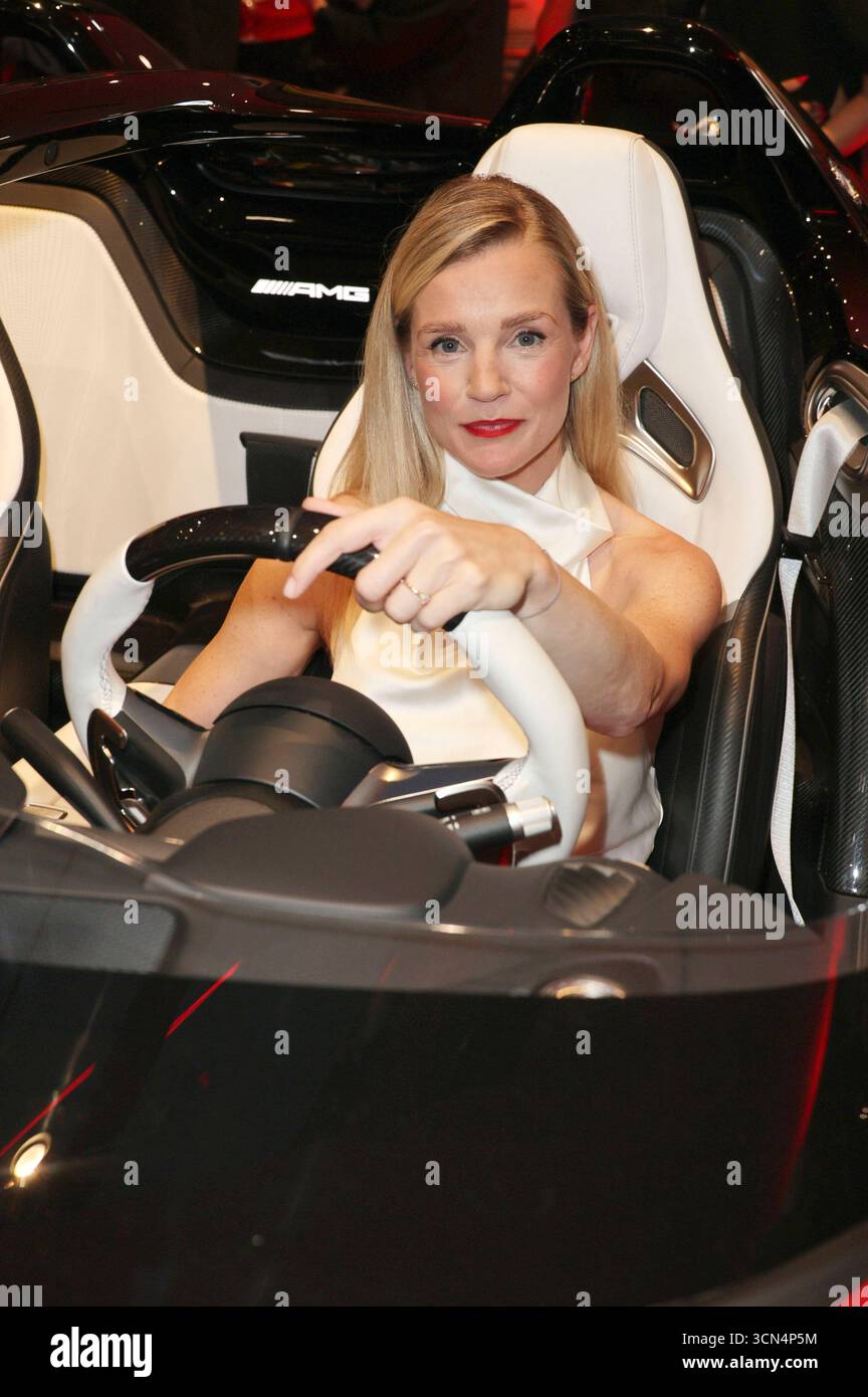 Kim-Sarah Brandts beim Grand Opening des AMG Brand Center Hamburg am ...
