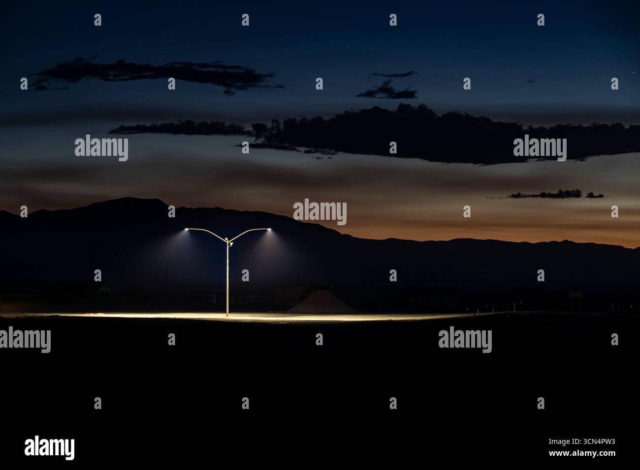 Lonely hwy hi-res stock photography and images - Alamy