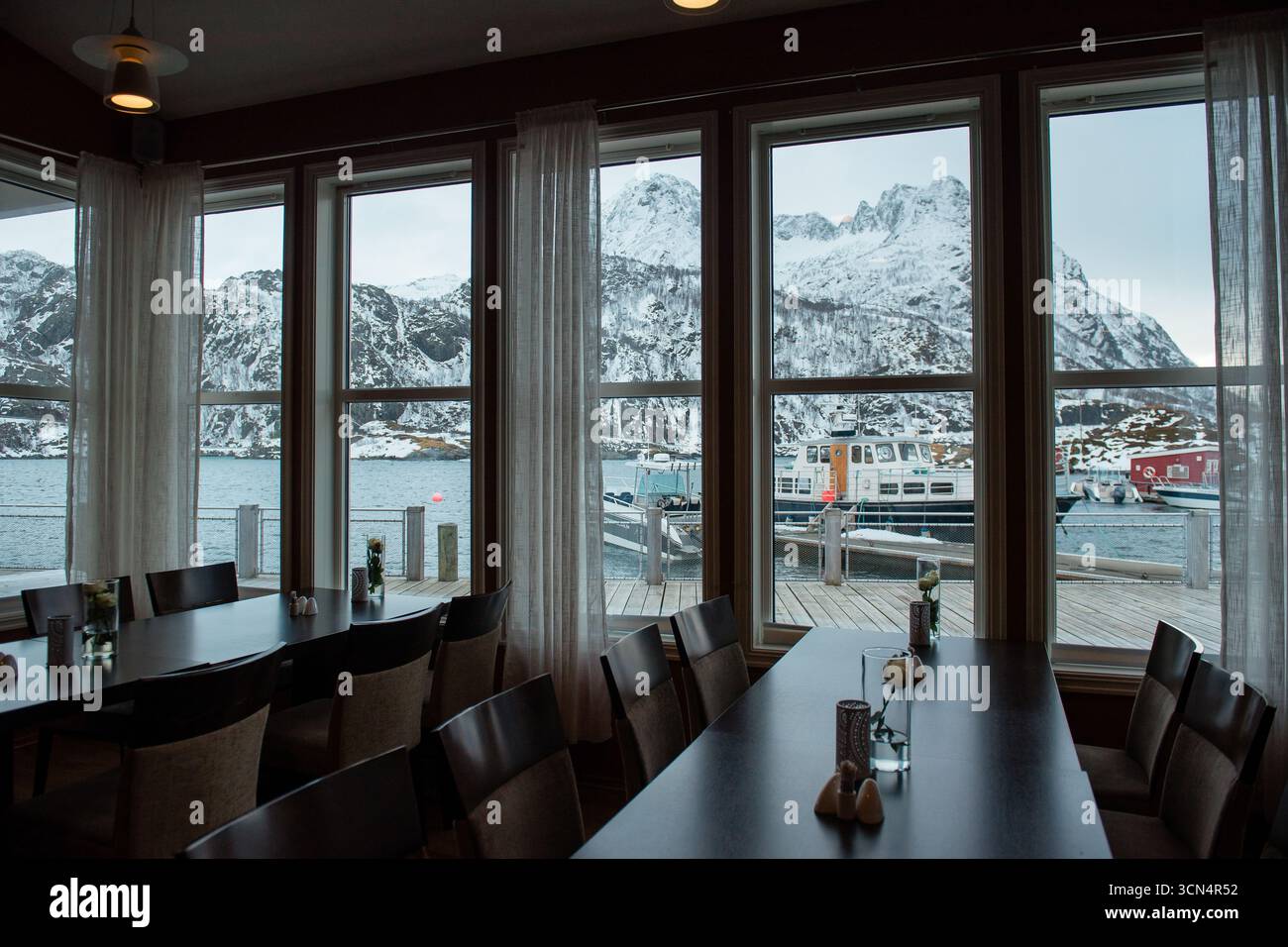 Harbor snowy mountain backdrop hi-res stock photography and images - Alamy